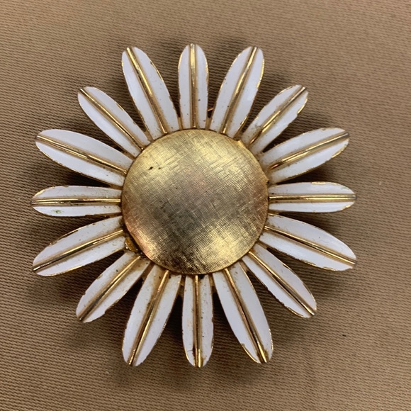 Avon | Jewelry | Vintage Avon Brooch White Enamel And Gold Tone | Poshmark